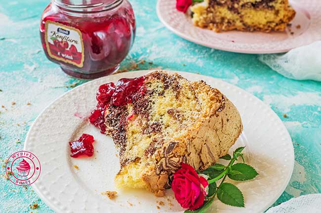 Łaciata babka z wiśniami - przepis - Wypieki Beaty