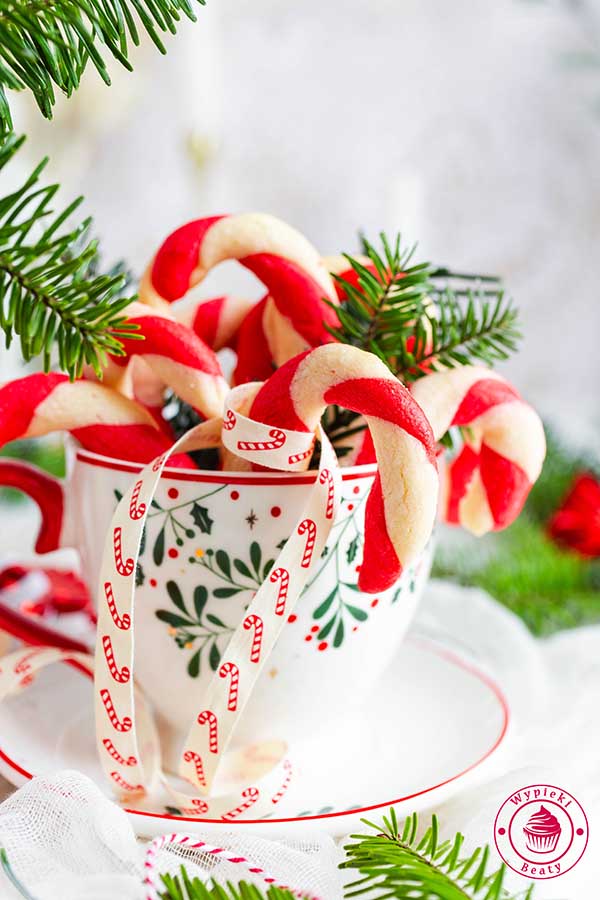 Ciasteczka cukrowe laski - przepis - Wypieki Beaty