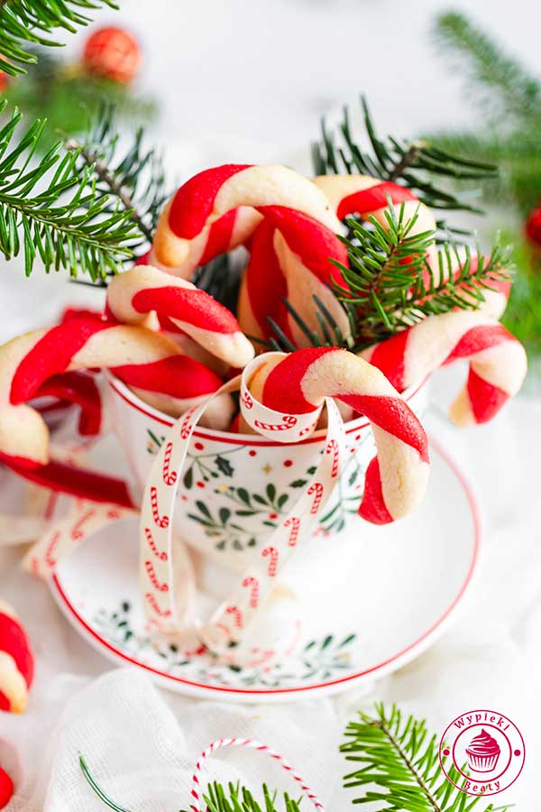 Ciasteczka cukrowe laski - przepis - Wypieki Beaty