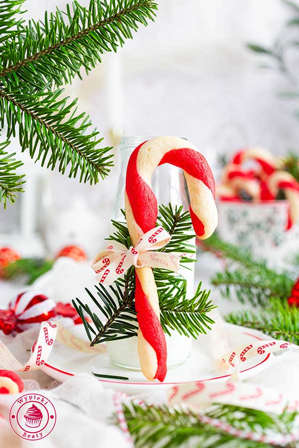 Ciasteczka cukrowe laski - przepis - Wypieki Beaty