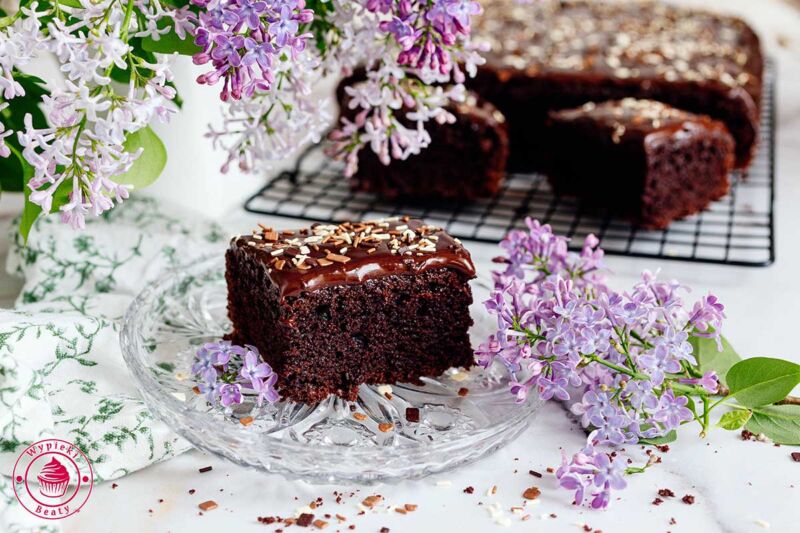 Czekoladowe ciasto majonezowe - przepis Wypieki Beaty