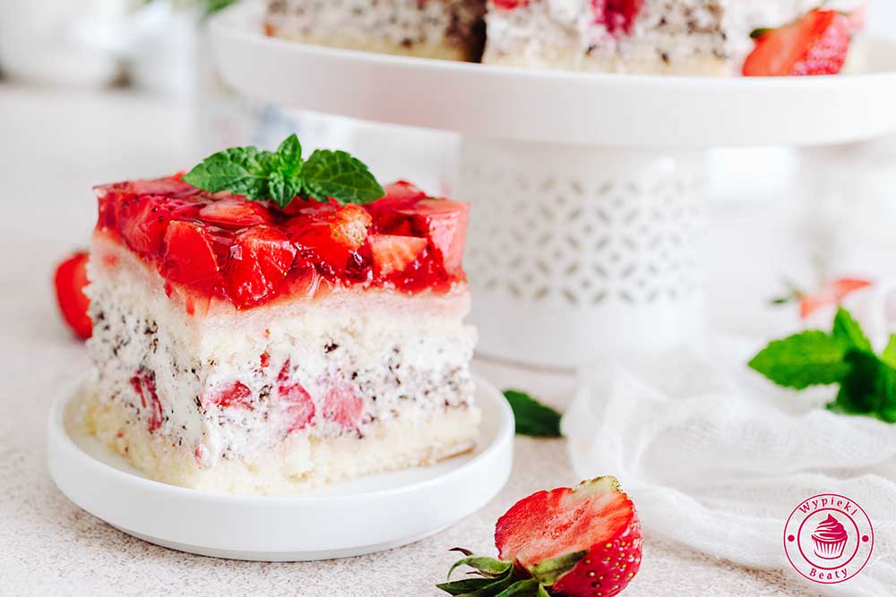 Ciasto stracciatella z truskawkami - przepis - Wypieki Beaty