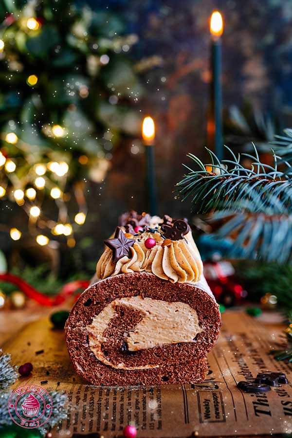 Świąteczna rolada piernikowa - przepis - Wypieki Beaty