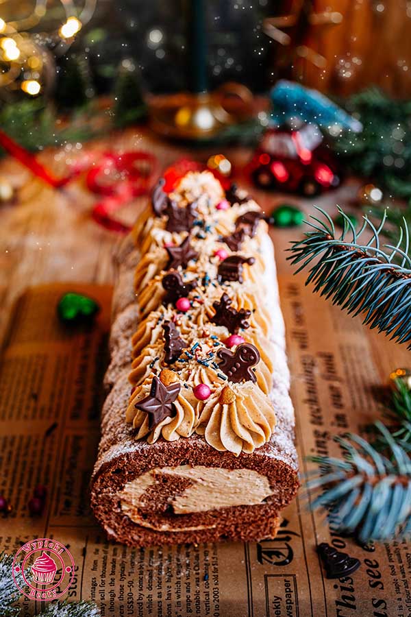 Świąteczna rolada piernikowa - przepis - Wypieki Beaty