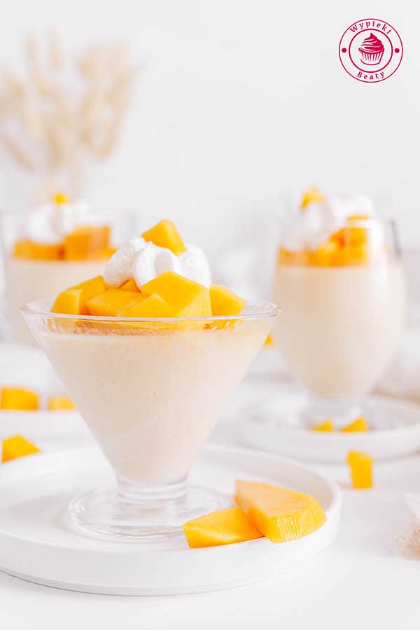 Mango panna cotta - przepis - Wypieki Beaty